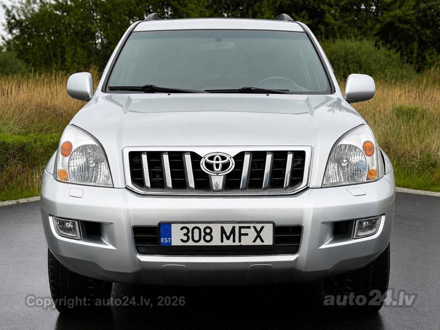 Grey Toyota Land Cruiser 2006 in Tallinn, with an engine capacity of 3.00 L and mileage of 223 thousand km for 9490 €, photo 3 on AUTOMOTO.COM.LV