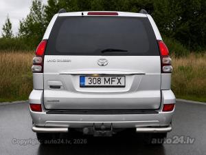 Grey Toyota Land Cruiser 2006 in Tallinn, with an engine capacity of 3.00 L and mileage of 223 thousand km for 9490 €, photo 6 on AUTOMOTO.COM.LV