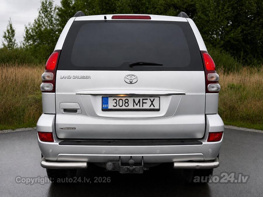 Grey Toyota Land Cruiser 2006 in Tallinn, with an engine capacity of 3.00 L and mileage of 223 thousand km for 9490 €, photo 6 on AUTOMOTO.COM.LV