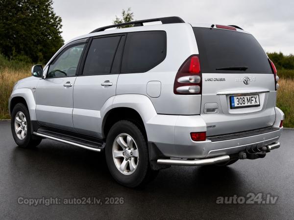 Grey Toyota Land Cruiser 2006 in Tallinn, with an engine capacity of 3.00 L and mileage of 223 thousand km for 9490 €, photo 7 on AUTOMOTO.COM.LV