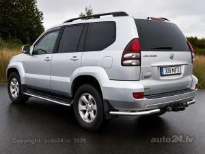 Grey Toyota Land Cruiser 2006 in Tallinn, with an engine capacity of 3.00 L and mileage of 223 thousand km for 9490 €, photo 7 on AUTOMOTO.COM.LV