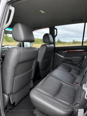 Grey Toyota Land Cruiser 2006 in Tallinn, with an engine capacity of 3.00 L and mileage of 223 thousand km for 9490 €, photo 9 on AUTOMOTO.COM.LV