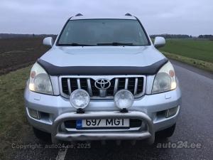 Grey Toyota Land Cruiser 2007 in Tartu, with an engine capacity of 3.00 L and mileage of 300 thousand km for 8990 €, photo 2 on AUTOMOTO.COM.LV