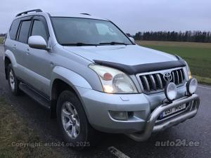 Grey Toyota Land Cruiser 2007 in Tartu, with an engine capacity of 3.00 L and mileage of 300 thousand km for 8990 €, photo 3 on AUTOMOTO.COM.LV