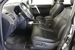 Grey Toyota Land Cruiser 2018 in Tallinn, with an engine capacity of 2.76 L and mileage of 115 thousand km for 43000 €, photo 11 on AUTOMOTO.COM.LV