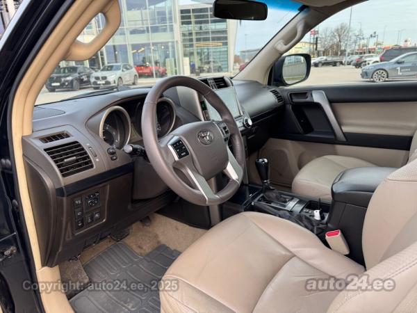 Toyota Land Cruiser 2011 in Tallinn, with an engine capacity of 3.00 L and mileage of 195 thousand km for 22490 €, photo 11 on AUTOMOTO.COM.LV