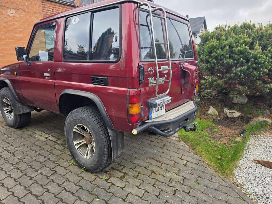 Sarkans Toyota Land Cruiser 1994 Viļņa, ar dzinēja tilpumu 3.00 L un nobraukumu 295 tūkst. km par 11800 €, foto 6 vietnē AUTOMOTO.COM.LV