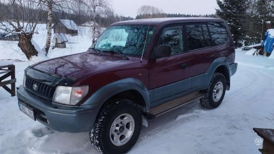 Sarkans Toyota Land Cruiser 1996 Viļņa, ar dzinēja tilpumu 2.99 L un nobraukumu 365 tūkst. km par 3900 €, foto 2 vietnē AUTOMOTO.COM.LV