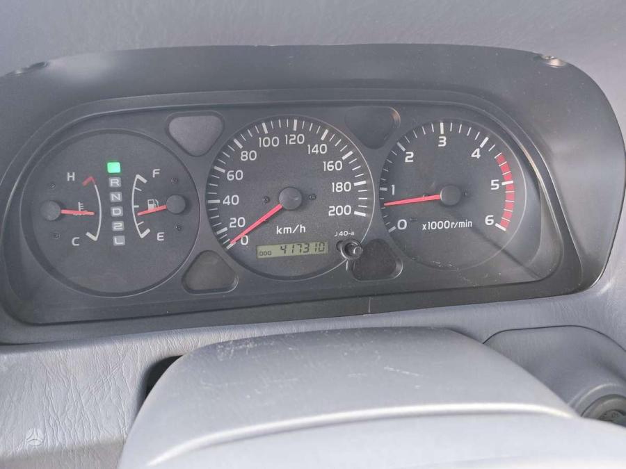 Sarkans Toyota Land Cruiser 2002 Viļņa, ar dzinēja tilpumu 3.00 L un nobraukumu 400 tūkst. km par 7500 €, foto 16 vietnē AUTOMOTO.COM.LV