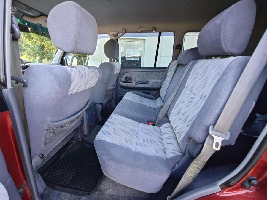 Sarkans Toyota Land Cruiser 2002 Viļņa, ar dzinēja tilpumu 3.00 L un nobraukumu 400 tūkst. km par 7500 €, foto 18 vietnē AUTOMOTO.COM.LV
