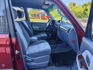 Sarkans Toyota Land Cruiser 2002 Viļņa, ar dzinēja tilpumu 3.00 L un nobraukumu 400 tūkst. km par 7500 €, foto 20 vietnē AUTOMOTO.COM.LV