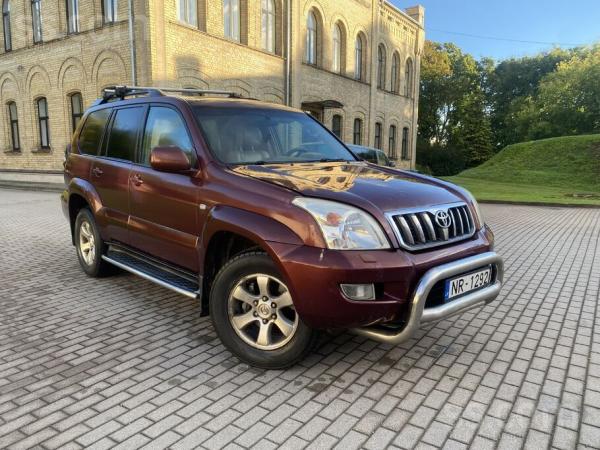 Red Toyota Land Cruiser 2004 in Dobele, with an engine capacity of 4.00 L and mileage of 339 thousand km for 6900 €, photo 5 on AUTOMOTO.COM.LV