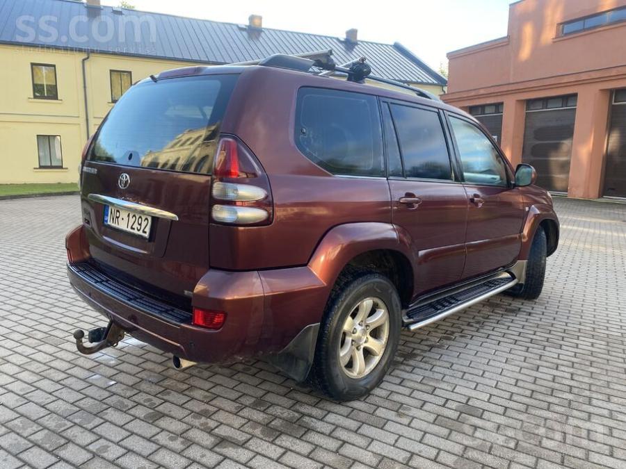 Red Toyota Land Cruiser 2004 in Dobele, with an engine capacity of 4.00 L and mileage of 339 thousand km for 6900 €, photo 7 on AUTOMOTO.COM.LV