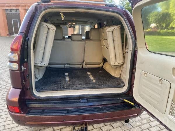 Red Toyota Land Cruiser 2004 in Dobele, with an engine capacity of 4.00 L and mileage of 339 thousand km for 6900 €, photo 9 on AUTOMOTO.COM.LV