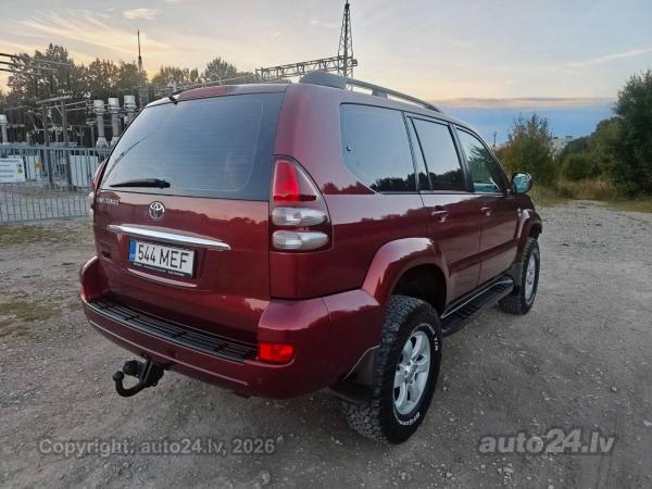 Тойота Ленд Крузер 2004 в Таллин на AUTOMOTO.COM.LV Красный Тойота Ленд Крузер 2004 в Таллин, объемом двигателя 3.00 л и пробегом 227 тыс. км за 12990 €, фото 6 на AUTOMOTO.COM.LV