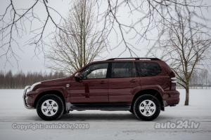 Red Toyota Land Cruiser 2005 in Tallinn, with an engine capacity of 3.00 L and mileage of 251 thousand km for 13500 €, photo 3 on AUTOMOTO.COM.LV