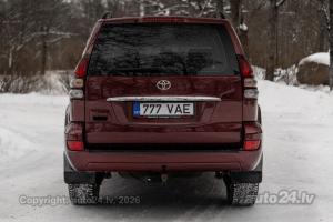 Red Toyota Land Cruiser 2005 in Tallinn, with an engine capacity of 3.00 L and mileage of 251 thousand km for 13500 €, photo 6 on AUTOMOTO.COM.LV