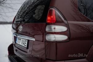 Red Toyota Land Cruiser 2005 in Tallinn, with an engine capacity of 3.00 L and mileage of 251 thousand km for 13500 €, photo 9 on AUTOMOTO.COM.LV