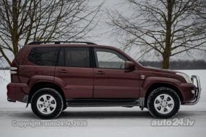 Red Toyota Land Cruiser 2005 in Tallinn, with an engine capacity of 3.00 L and mileage of 251 thousand km for 13500 €, photo 10 on AUTOMOTO.COM.LV