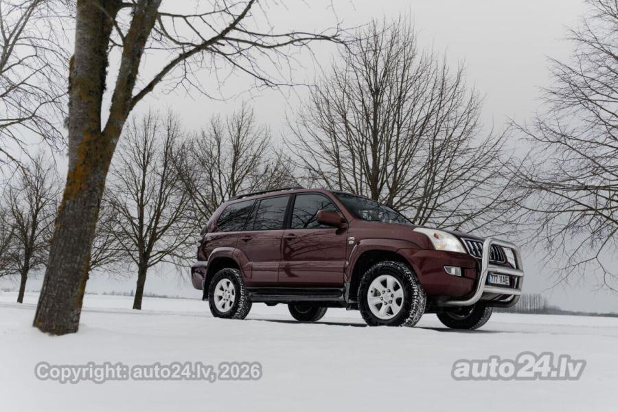 Red Toyota Land Cruiser 2005 in Tallinn, with an engine capacity of 3.00 L and mileage of 251 thousand km for 13500 €, photo 12 on AUTOMOTO.COM.LV