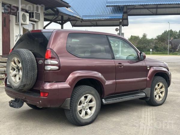 Red Toyota Land Cruiser 2007 in Jekabpils, with an engine capacity of 3.00 L and mileage of 546 thousand km for 5750 €, photo 3 on AUTOMOTO.COM.LV