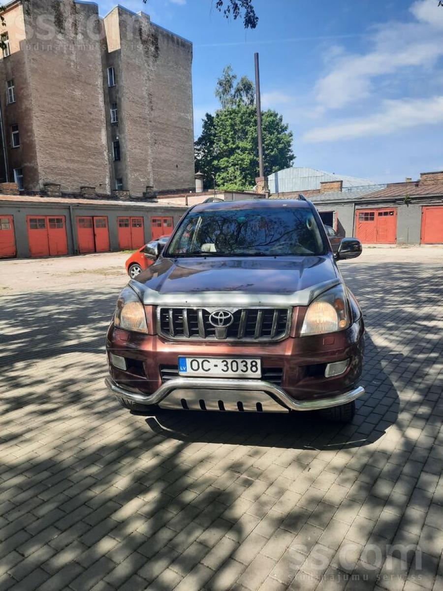 Red Toyota Land Cruiser 2008 in Riga, with an engine capacity of 3.00 L and mileage of 181 thousand km for 13700 €, photo 1 on AUTOMOTO.COM.LV