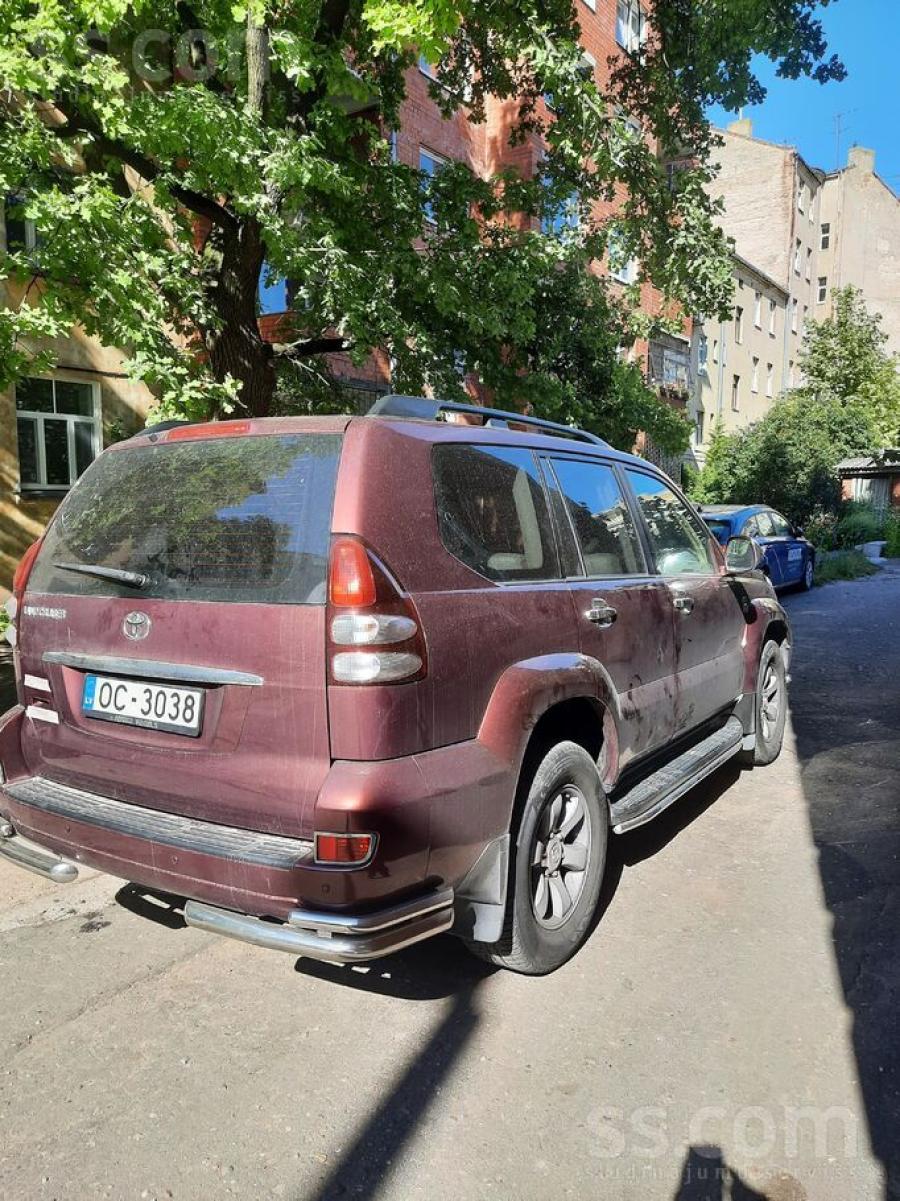 Red Toyota Land Cruiser 2008 in Riga, with an engine capacity of 3.00 L and mileage of 181 thousand km for 13700 €, photo 4 on AUTOMOTO.COM.LV
