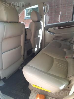 Red Toyota Land Cruiser 2008 in Riga, with an engine capacity of 3.00 L and mileage of 181 thousand km for 13700 €, photo 7 on AUTOMOTO.COM.LV