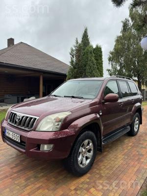 Red Toyota Land Cruiser 2009 in Riga, with an engine capacity of 3.00 L and mileage of 220 thousand km for 10400 €, photo 4 on AUTOMOTO.COM.LV