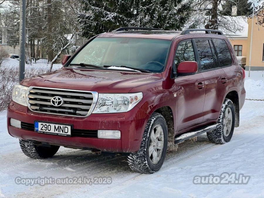 Red Toyota Land Cruiser 2010 in Tallinn, with an engine capacity of 4.50 L and mileage of 0 thousand km for 25000 €, photo 1 on AUTOMOTO.COM.LV