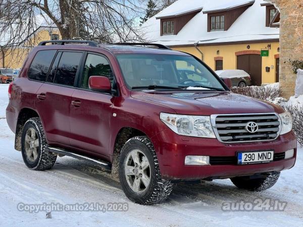 Sarkans Toyota Land Cruiser 2010 Tallina, ar dzinēja tilpumu 4.50 L un nobraukumu 0 tūkst. km par 25000 €, foto 2 vietnē AUTOMOTO.COM.LV