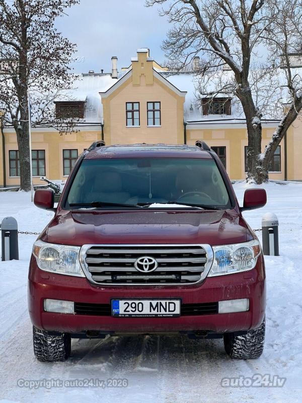 Sarkans Toyota Land Cruiser 2010 Tallina, ar dzinēja tilpumu 4.50 L un nobraukumu 0 tūkst. km par 25000 €, foto 4 vietnē AUTOMOTO.COM.LV