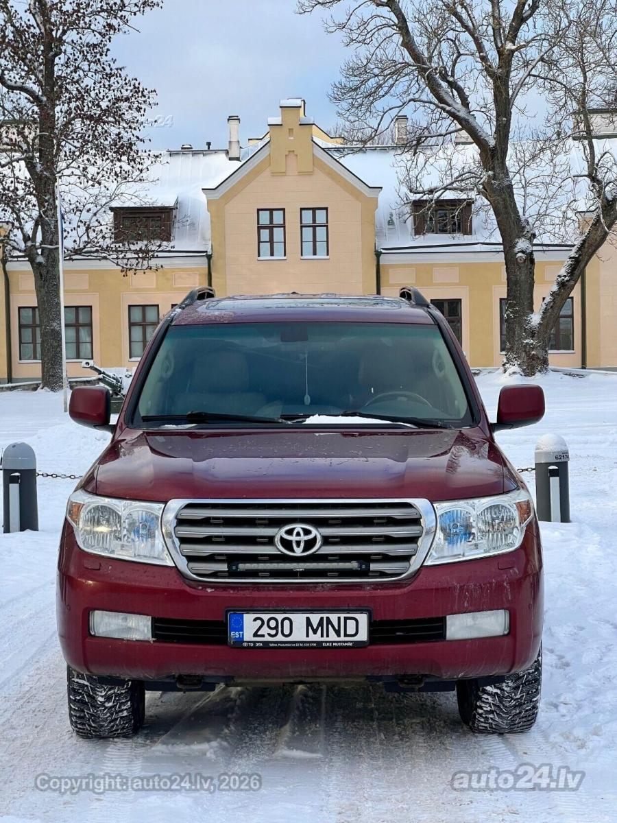 Red Toyota Land Cruiser 2010 in Tallinn, with an engine capacity of 4.50 L and mileage of 0 thousand km for 25000 €, photo 4 on AUTOMOTO.COM.LV