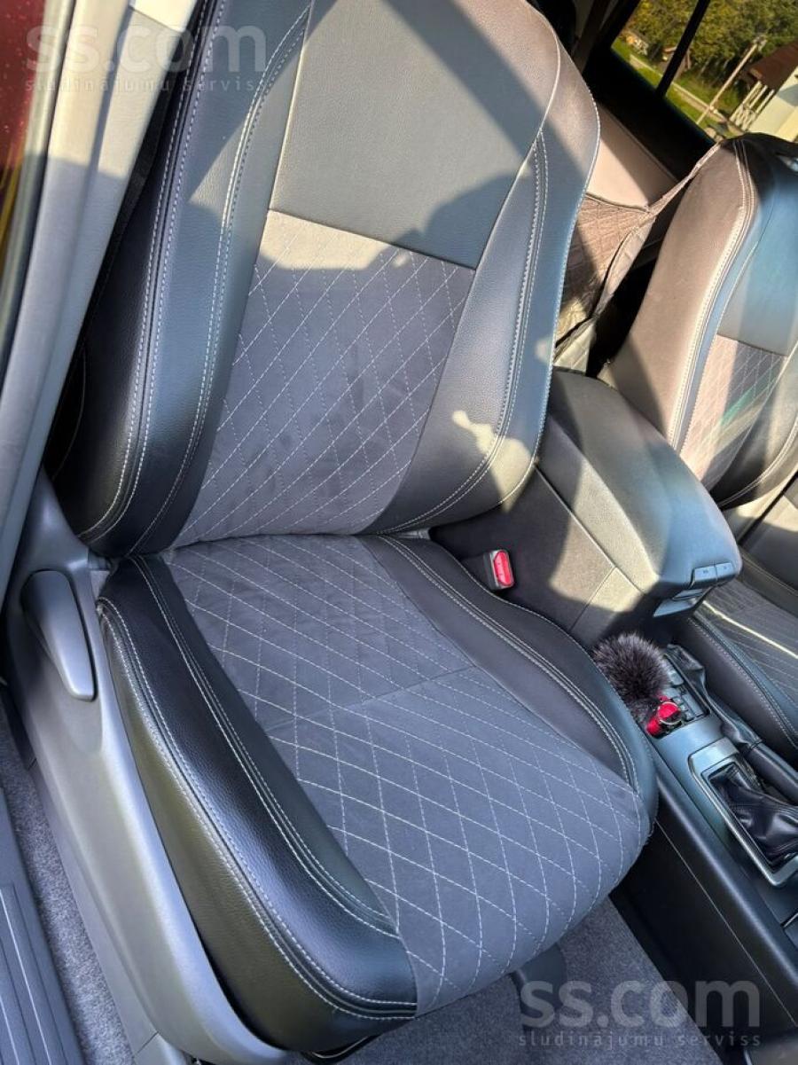 Sarkans Toyota Land Cruiser 2012 Rīga, ar dzinēja tilpumu 3.00 L un nobraukumu 174 tūkst. km par 23500 €, foto 15 vietnē AUTOMOTO.COM.LV
