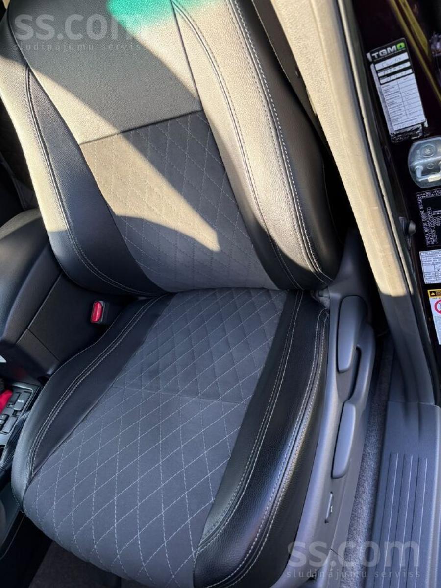 Sarkans Toyota Land Cruiser 2012 Rīga, ar dzinēja tilpumu 3.00 L un nobraukumu 174 tūkst. km par 23500 €, foto 16 vietnē AUTOMOTO.COM.LV