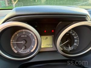 Sarkans Toyota Land Cruiser 2012 Rīga, ar dzinēja tilpumu 3.00 L un nobraukumu 174 tūkst. km par 20000 €, foto 11 vietnē AUTOMOTO.COM.LV