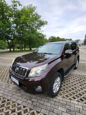 Red Toyota Land Cruiser 2013 in Ventspils, with an engine capacity of 3.00 L and mileage of 271 thousand km for 23500 €, photo  on AUTOMOTO.COM.LV