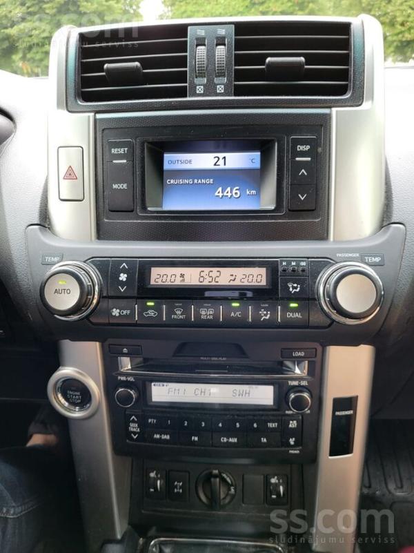 Sarkans Toyota Land Cruiser 2013 Ventspils, ar dzinēja tilpumu 3.00 L un nobraukumu 271 tūkst. km par 21500 €, foto 7 vietnē AUTOMOTO.COM.LV