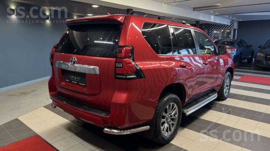 Sarkans Toyota Land Cruiser 2019 Rīga, ar dzinēja tilpumu 2.80 L un nobraukumu 116 tūkst. km par 43500 €, foto 6 vietnē AUTOMOTO.COM.LV