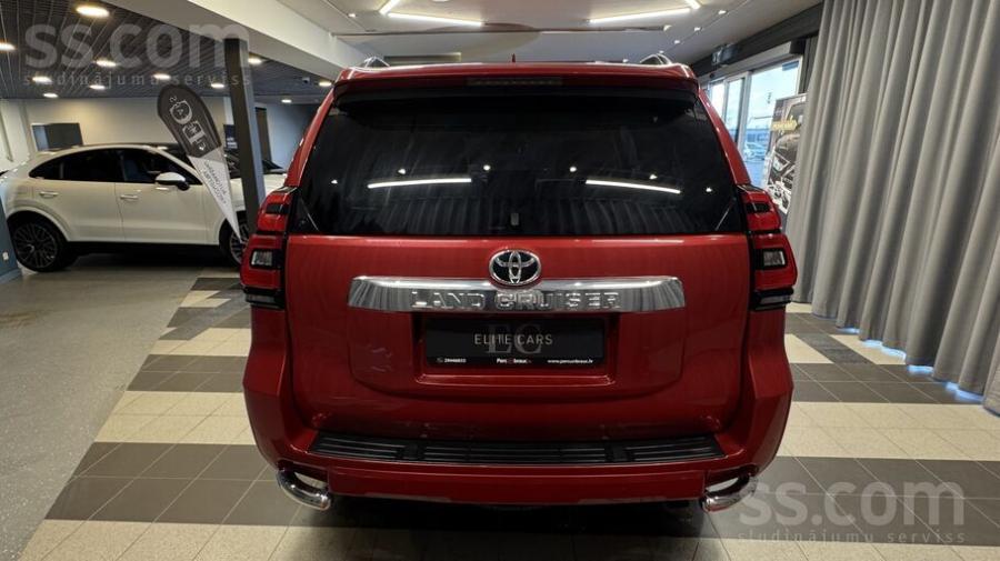 Sarkans Toyota Land Cruiser 2019 Rīga, ar dzinēja tilpumu 2.80 L un nobraukumu 116 tūkst. km par 43500 €, foto 7 vietnē AUTOMOTO.COM.LV