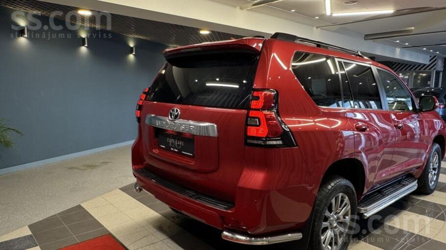 Sarkans Toyota Land Cruiser 2019 Rīga, ar dzinēja tilpumu 2.80 L un nobraukumu 116 tūkst. km par 43500 €, foto 10 vietnē AUTOMOTO.COM.LV