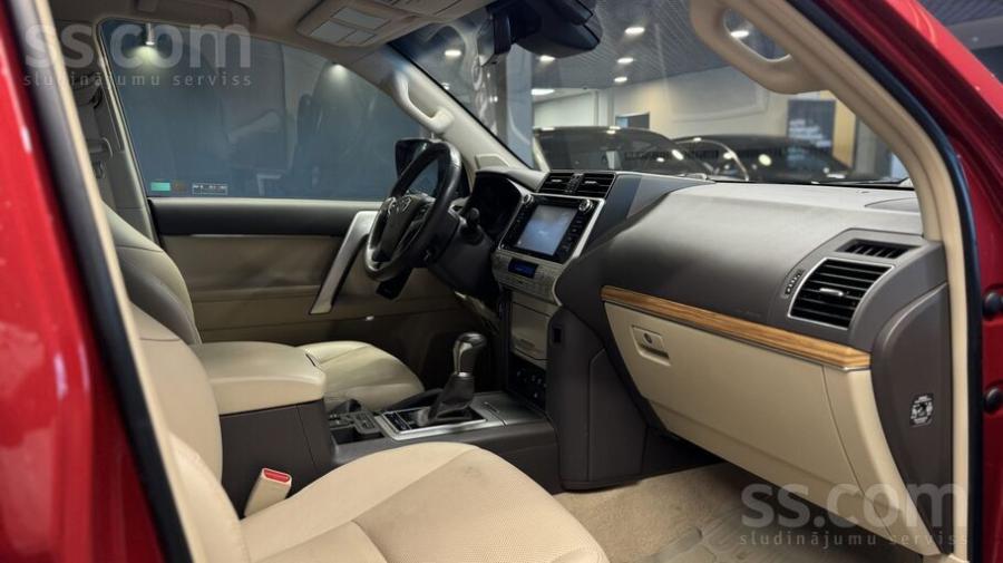 Sarkans Toyota Land Cruiser 2019 Rīga, ar dzinēja tilpumu 2.80 L un nobraukumu 116 tūkst. km par 43500 €, foto 11 vietnē AUTOMOTO.COM.LV