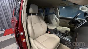 Sarkans Toyota Land Cruiser 2019 Rīga, ar dzinēja tilpumu 2.80 L un nobraukumu 116 tūkst. km par 43500 €, foto 12 vietnē AUTOMOTO.COM.LV