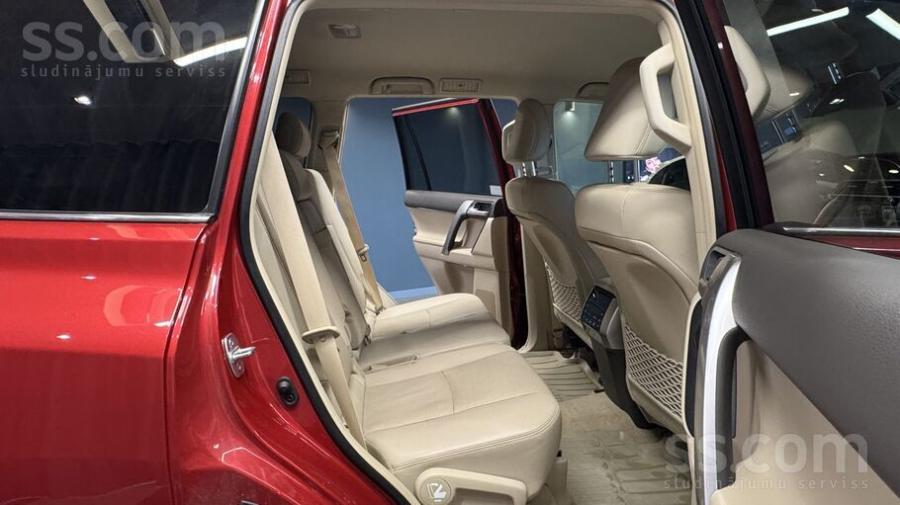Sarkans Toyota Land Cruiser 2019 Rīga, ar dzinēja tilpumu 2.80 L un nobraukumu 116 tūkst. km par 43500 €, foto 13 vietnē AUTOMOTO.COM.LV