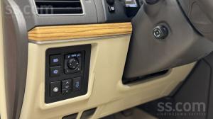 Sarkans Toyota Land Cruiser 2019 Rīga, ar dzinēja tilpumu 2.80 L un nobraukumu 116 tūkst. km par 43500 €, foto 21 vietnē AUTOMOTO.COM.LV