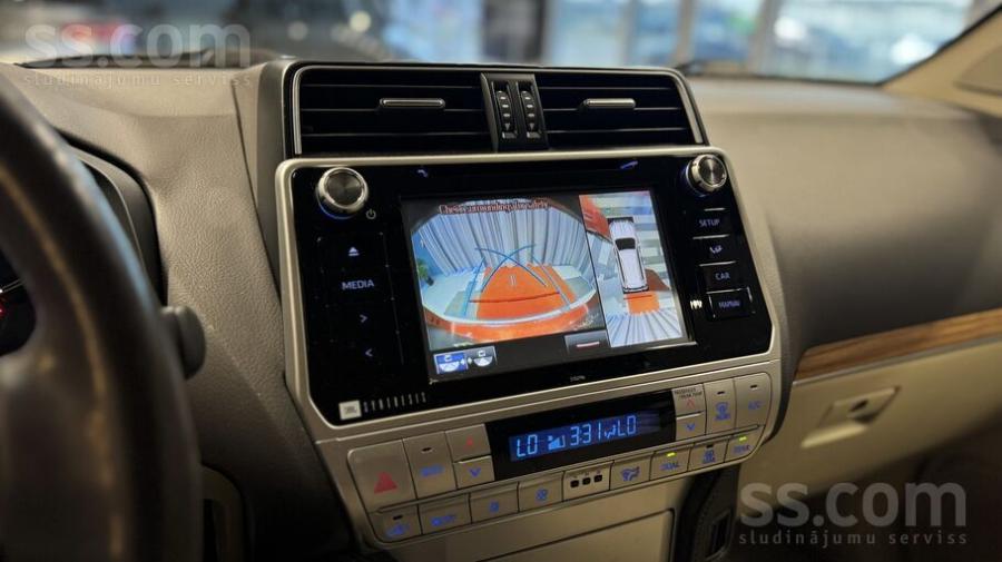 Sarkans Toyota Land Cruiser 2019 Rīga, ar dzinēja tilpumu 2.80 L un nobraukumu 116 tūkst. km par 43500 €, foto 25 vietnē AUTOMOTO.COM.LV