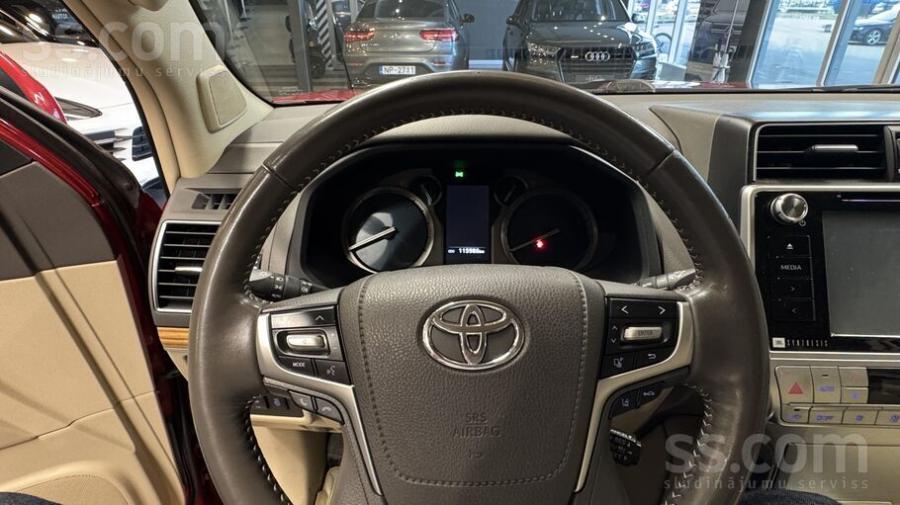Sarkans Toyota Land Cruiser 2019 Rīga, ar dzinēja tilpumu 2.80 L un nobraukumu 116 tūkst. km par 43500 €, foto 27 vietnē AUTOMOTO.COM.LV