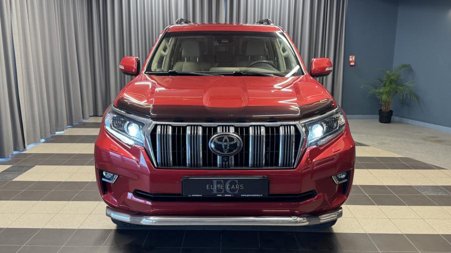Sarkans Toyota Land Cruiser 2019 Rīga, ar dzinēja tilpumu 2.80 L un nobraukumu 116 tūkst. km par 41990 €, foto 8 vietnē AUTOMOTO.COM.LV