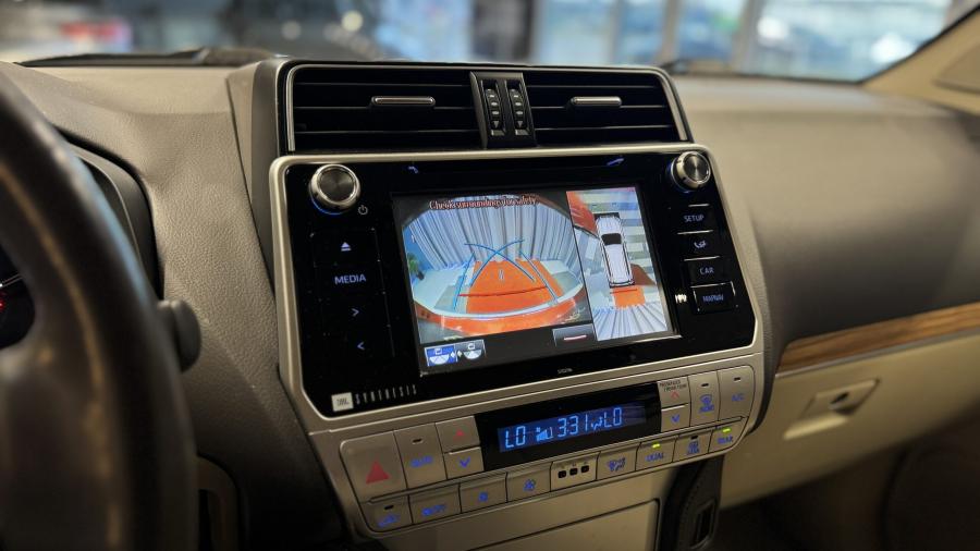 Sarkans Toyota Land Cruiser 2019 Rīga, ar dzinēja tilpumu 2.80 L un nobraukumu 116 tūkst. km par 41990 €, foto 24 vietnē AUTOMOTO.COM.LV