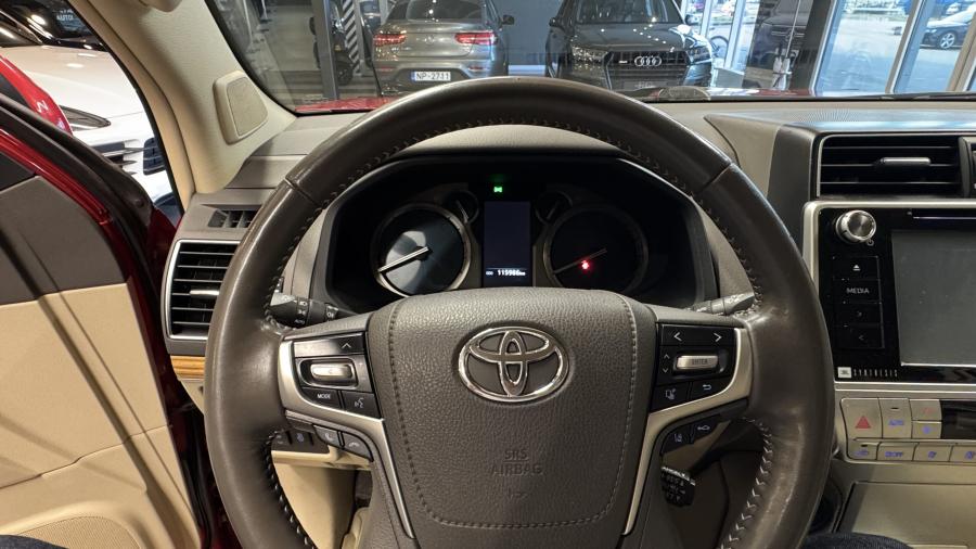Sarkans Toyota Land Cruiser 2019 Rīga, ar dzinēja tilpumu 2.80 L un nobraukumu 116 tūkst. km par 41990 €, foto 26 vietnē AUTOMOTO.COM.LV